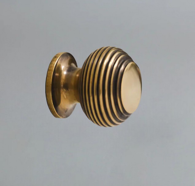 Small Beehive Cupboard Knob